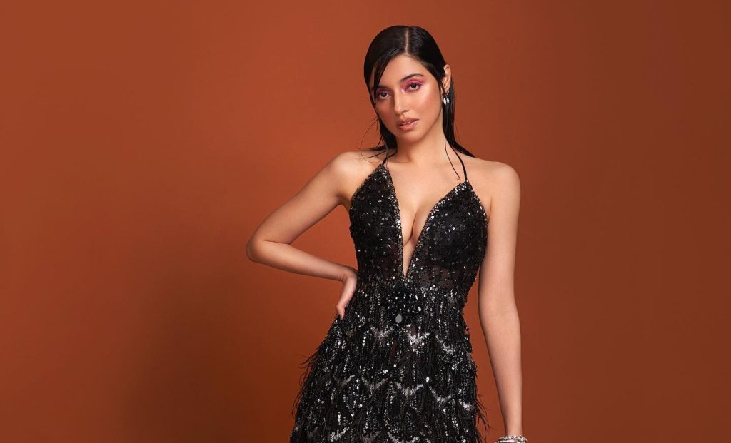 Avneet Kaur Raised The Temperature Of The Internet With Her Hot And