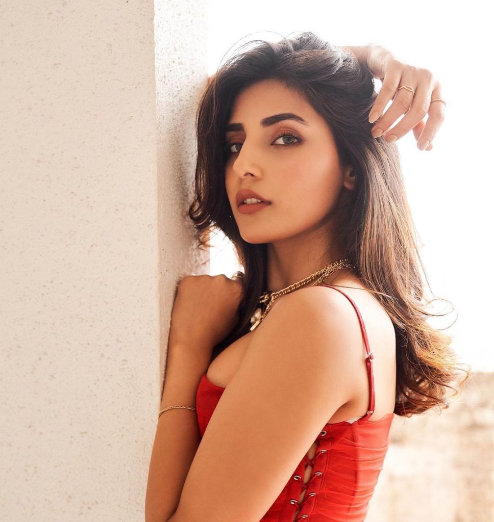 Stay away from people below 18 years of age, this actress of Ullu series made her own video and ...