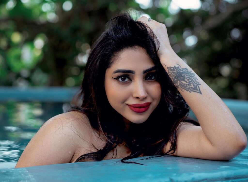 Ameya Mathew: Ameya sparkles in saree, pictures go viral - Bollywood ...